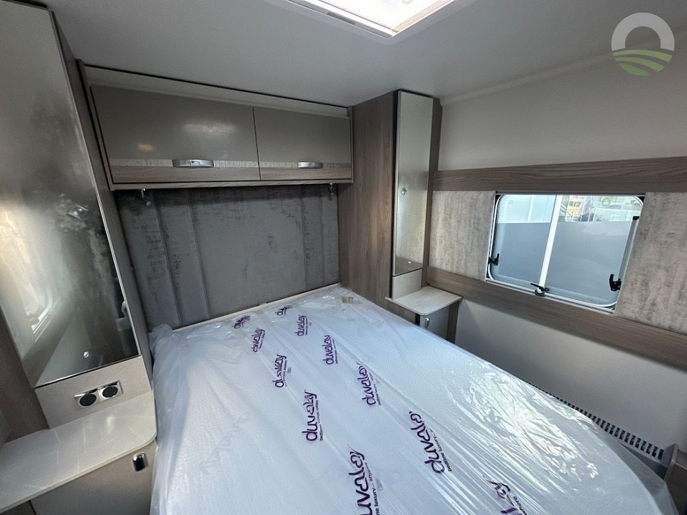 New Swift Challenger 560 EXCLUSIVE Caravan | N114786 | Leisure World Group